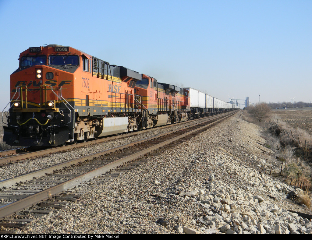 BNSF 7602